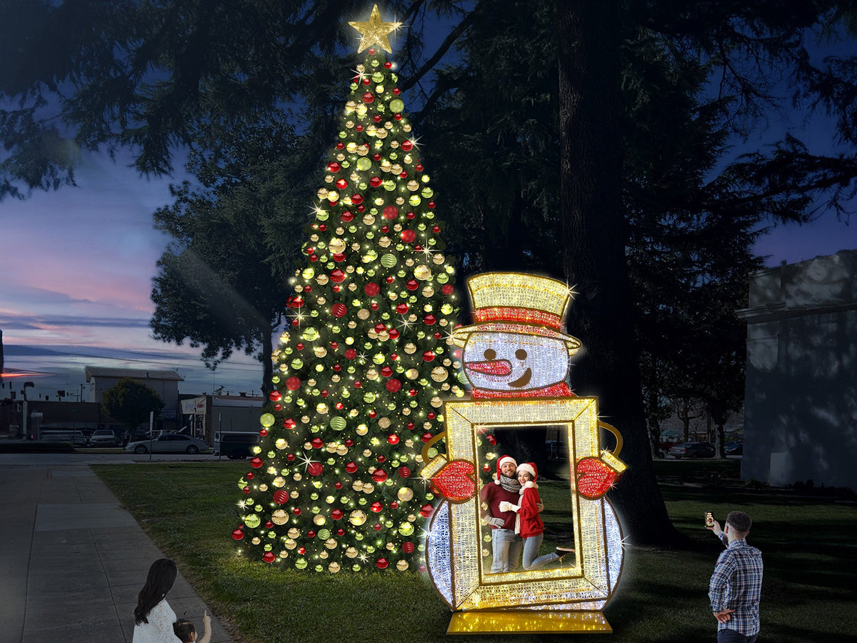 Real vs. Artificial Christmas Trees for Outdoor Spaces: Which Is the ...